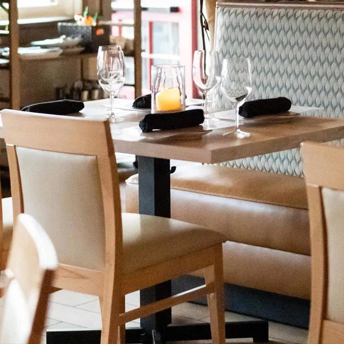 Self-stabilizing Restaurant and Bar Table Bases – Rockless Table